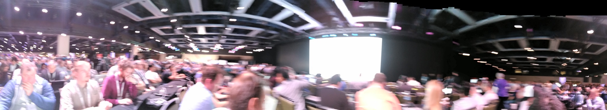 Build2019-day1-keynote-room – nishy software (ja)