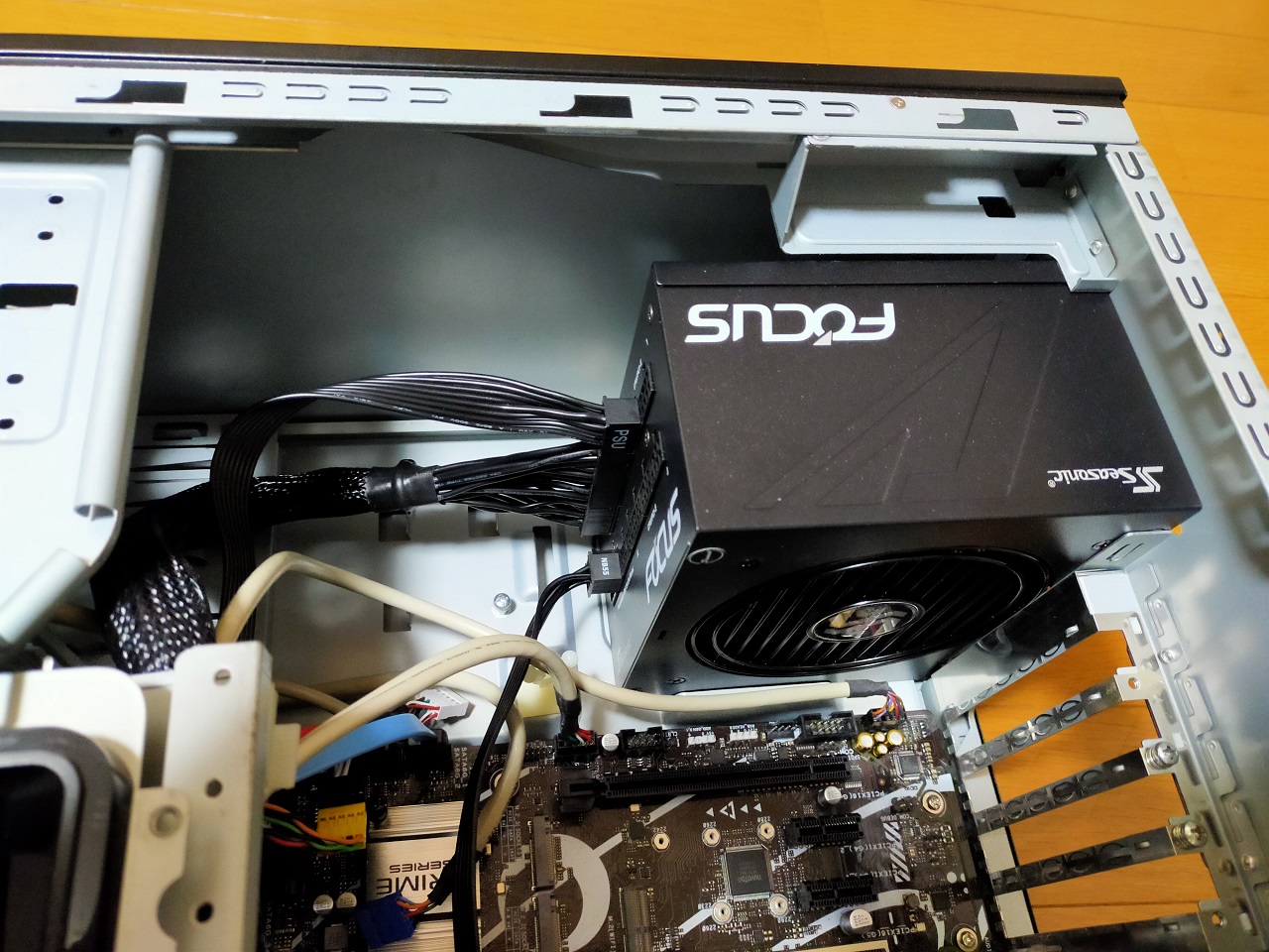 VAIO RCのケースで最新PC(Z790、第13世代CPU)を組み立てる#1 電源 – nishy software (ja)