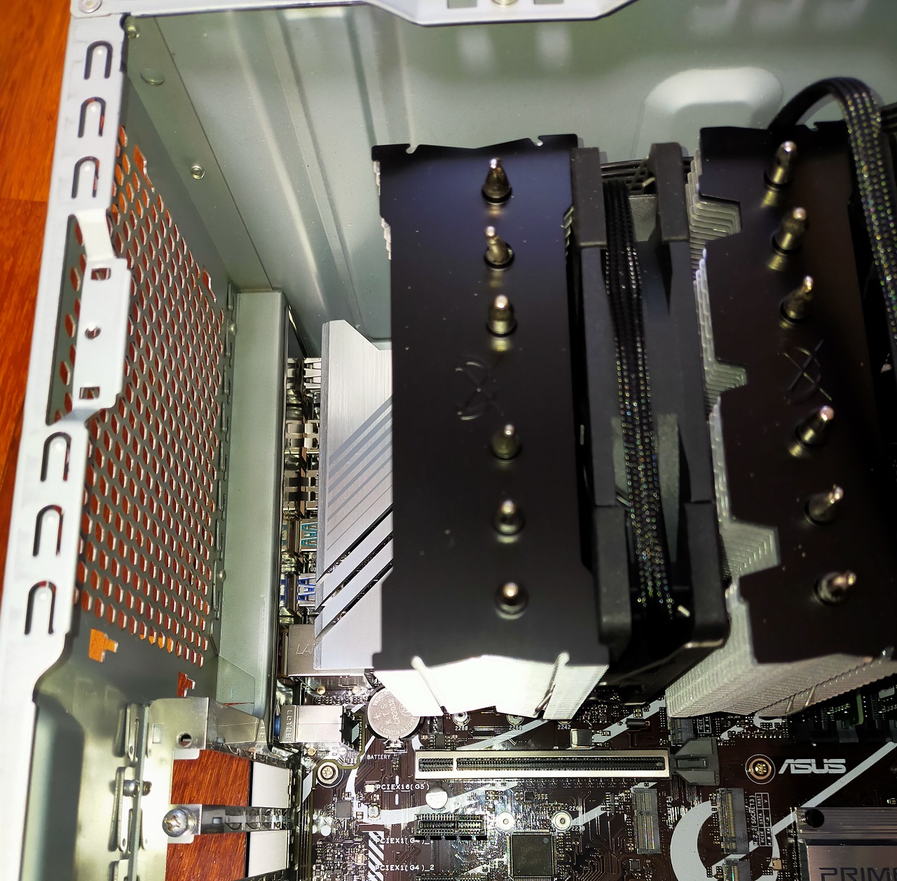 VAIO RCのケースで最新PC(Z790、第13世代CPU)を組み立てる#4 最低限の組み立て – nishy software (ja)